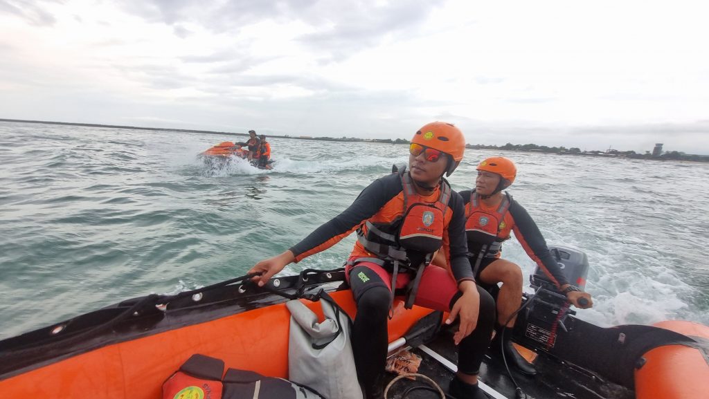 Tim SAR Cari Korban Tenggelam di Pantai Balangan - SIARANBALI.com